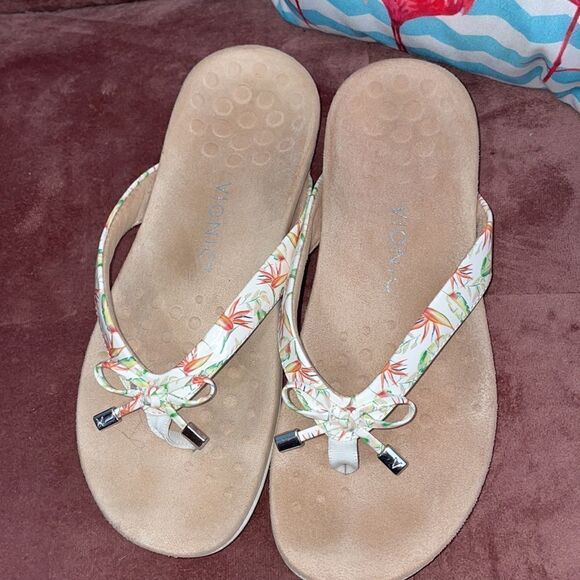 Vionic | Shoes | Vionic Bella Ii Flip Flop Withbirds Of Paradisedesign ...